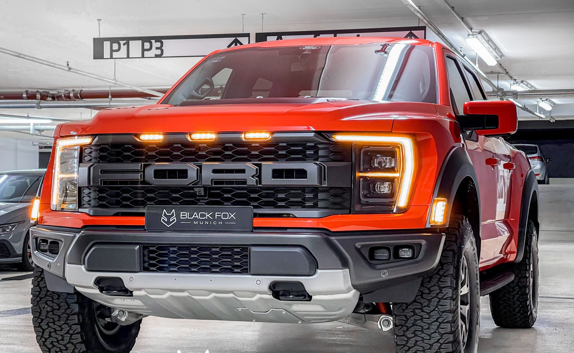 Ford F-150 Raptor – Black Fox