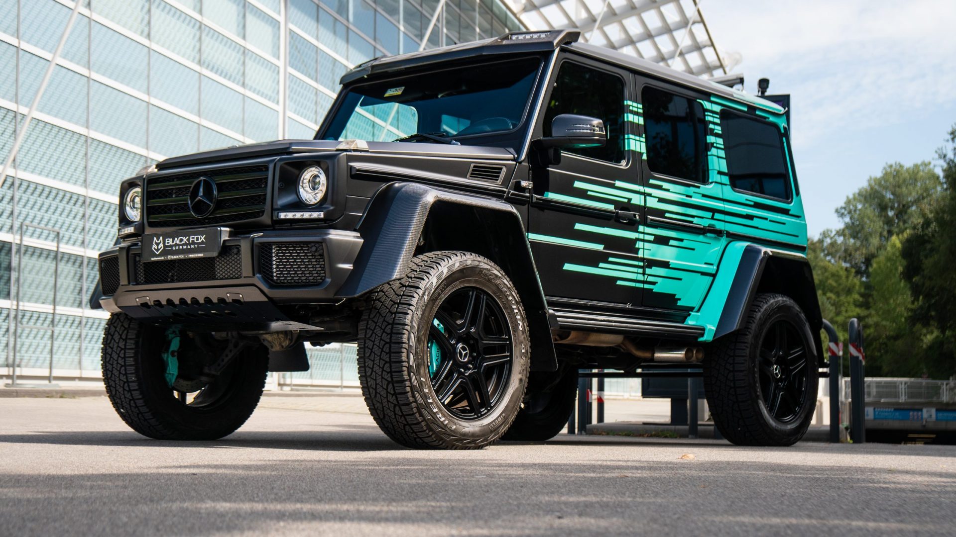 Mercedes-Benz – Black Fox