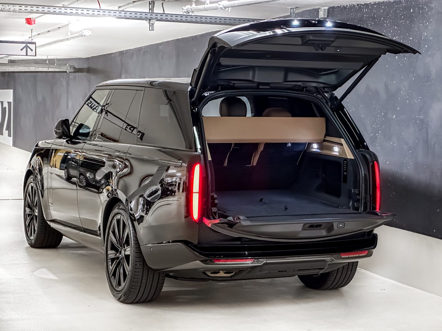 Land Rover Range Rover D350 – Black Fox