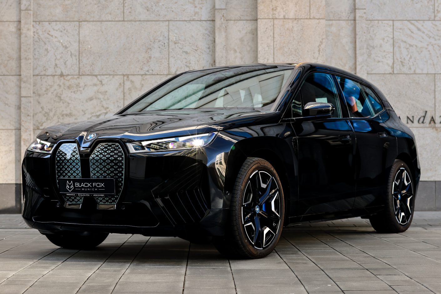 BMW iX 40 xDrive Sport kaufen | Black Fox München