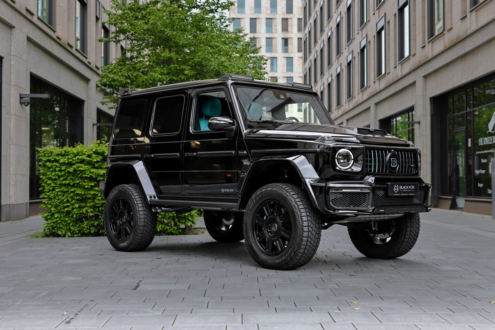Mercedes-Benz G63 4x4² | BRABUS G 700 – Black Fox