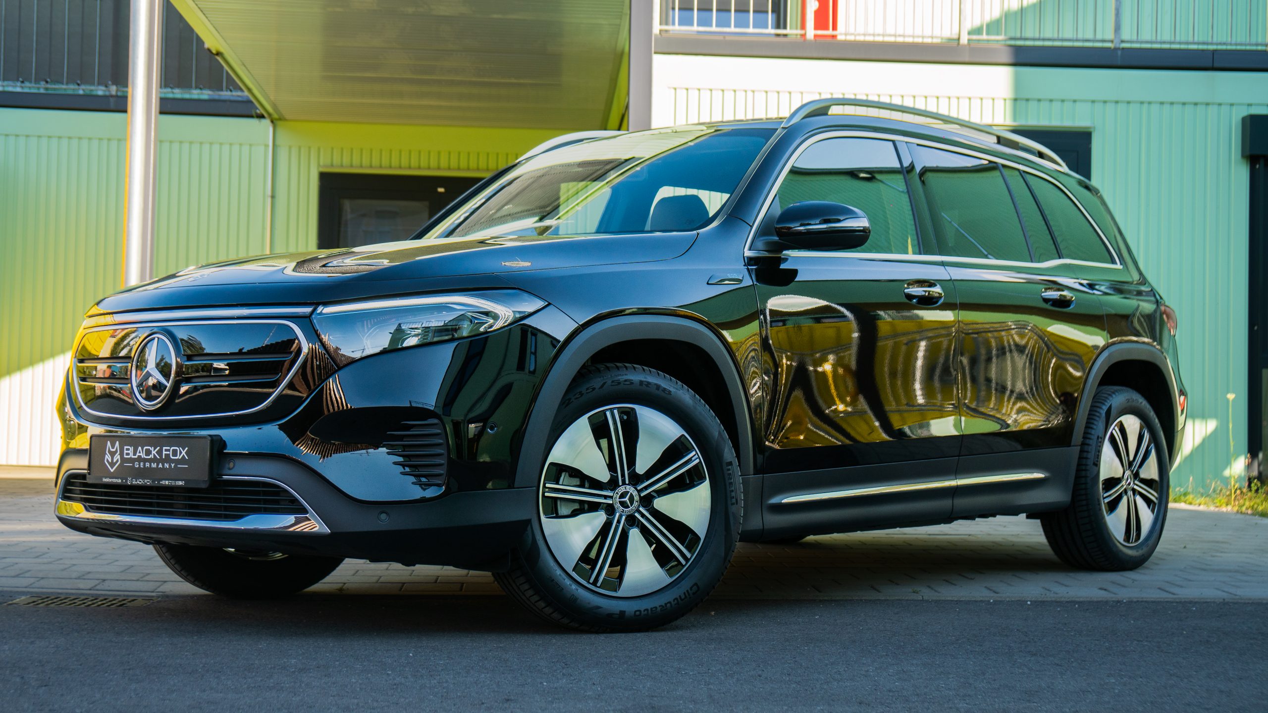 Mercedes-Benz EQB – Black Fox