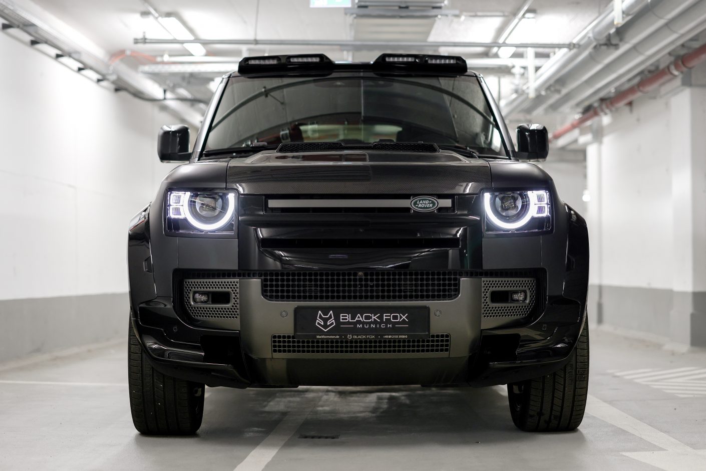 Land Rover Defender P525 V8 – Black Fox