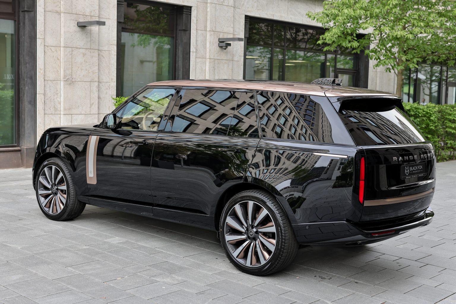 Land Rover Range Rover P615 SV LWB – Black Fox